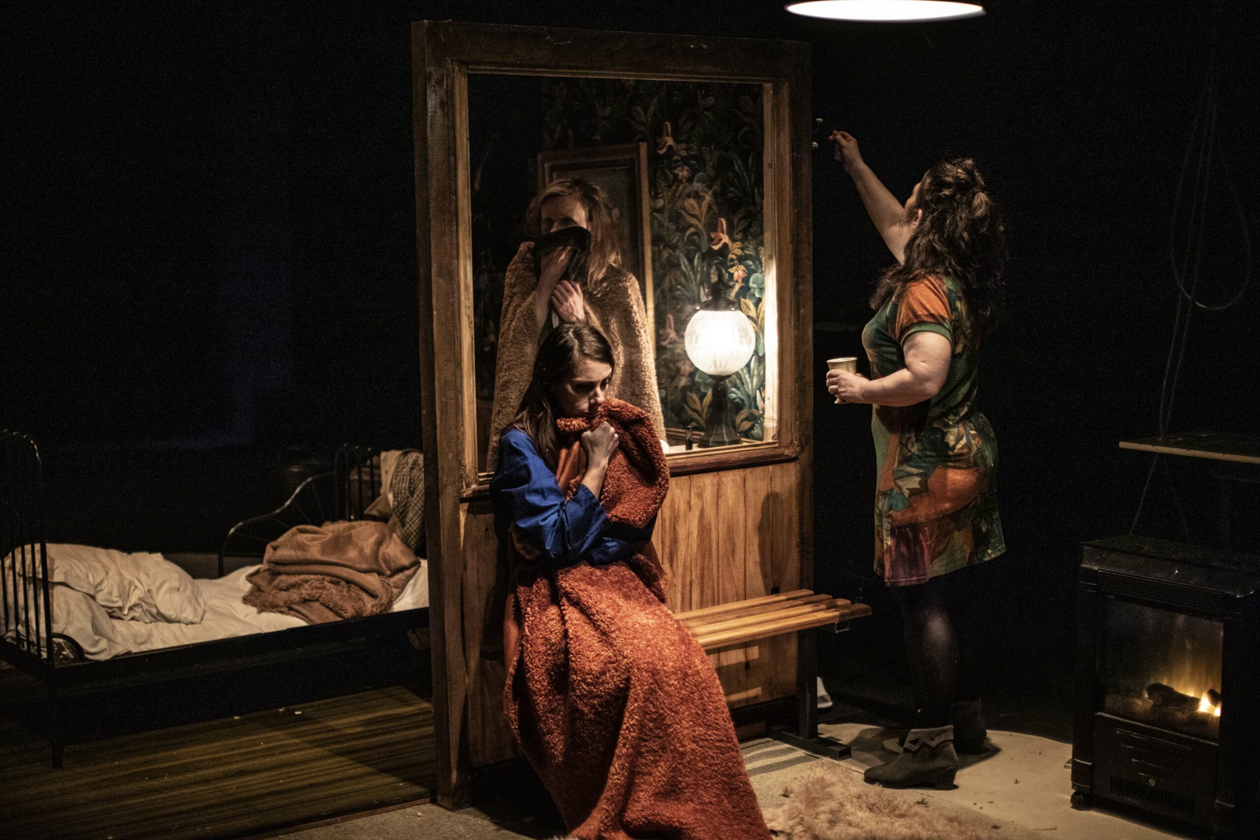 Mues - Cie Tire pas la Nappe